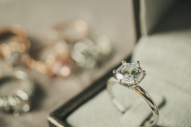 How to Choose an Engagement Ring