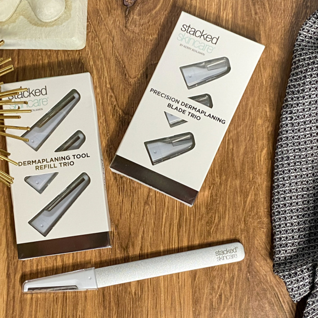 Exfoliate & Remove Peach Fuzz From Your Face With The Dermaplaning Kit ...