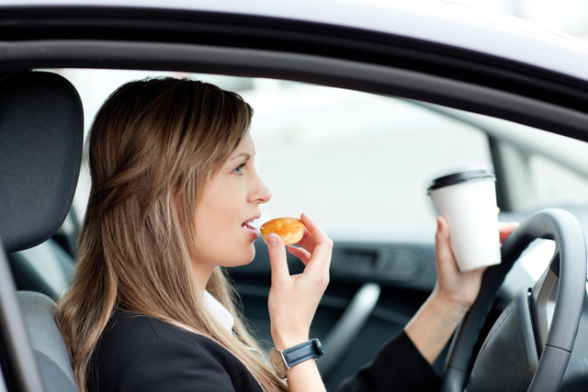 What You Need To Know About Eating and Driving: 9 Foods Drivers Shouldn ...
