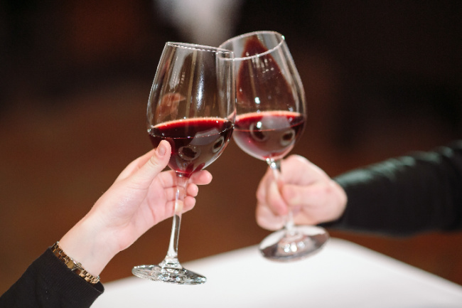 Wine and Wellness: Discovering the Health Benefits of Moderate Wine ...