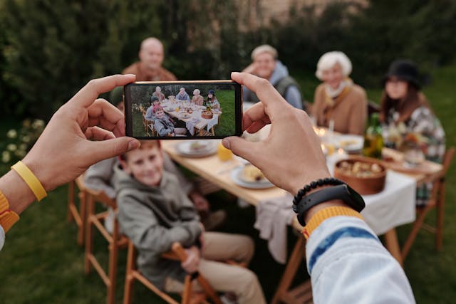 How to Host a Family Reunion That’s Actually Fun (No, Really!)